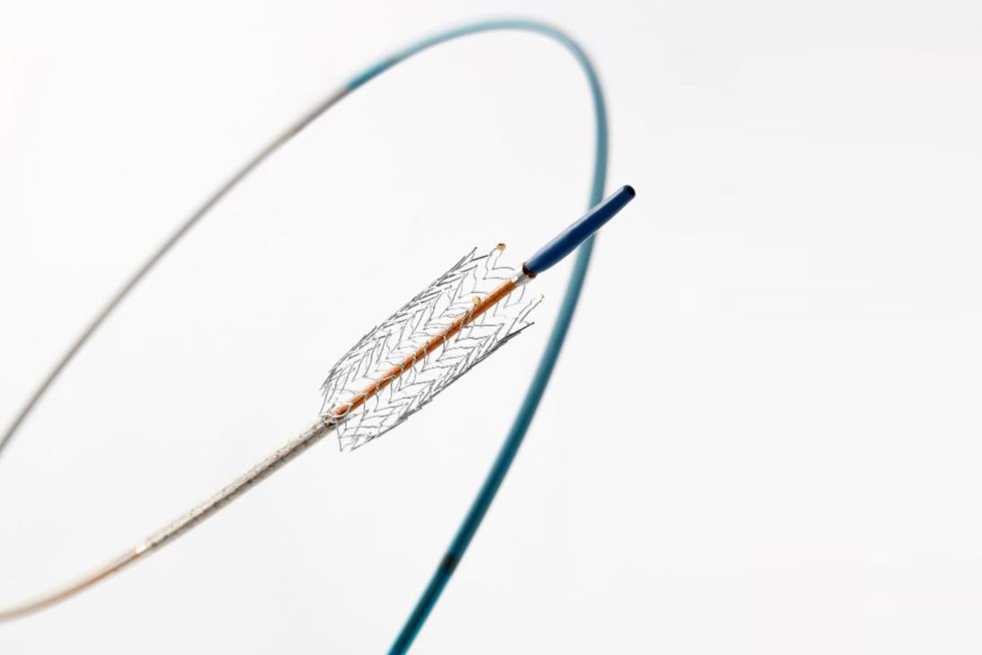 テルモが腸骨動脈用ステント 血管の曲がりに追従 | 医療・健康・食品 ニュース | 日刊工業新聞 電子版