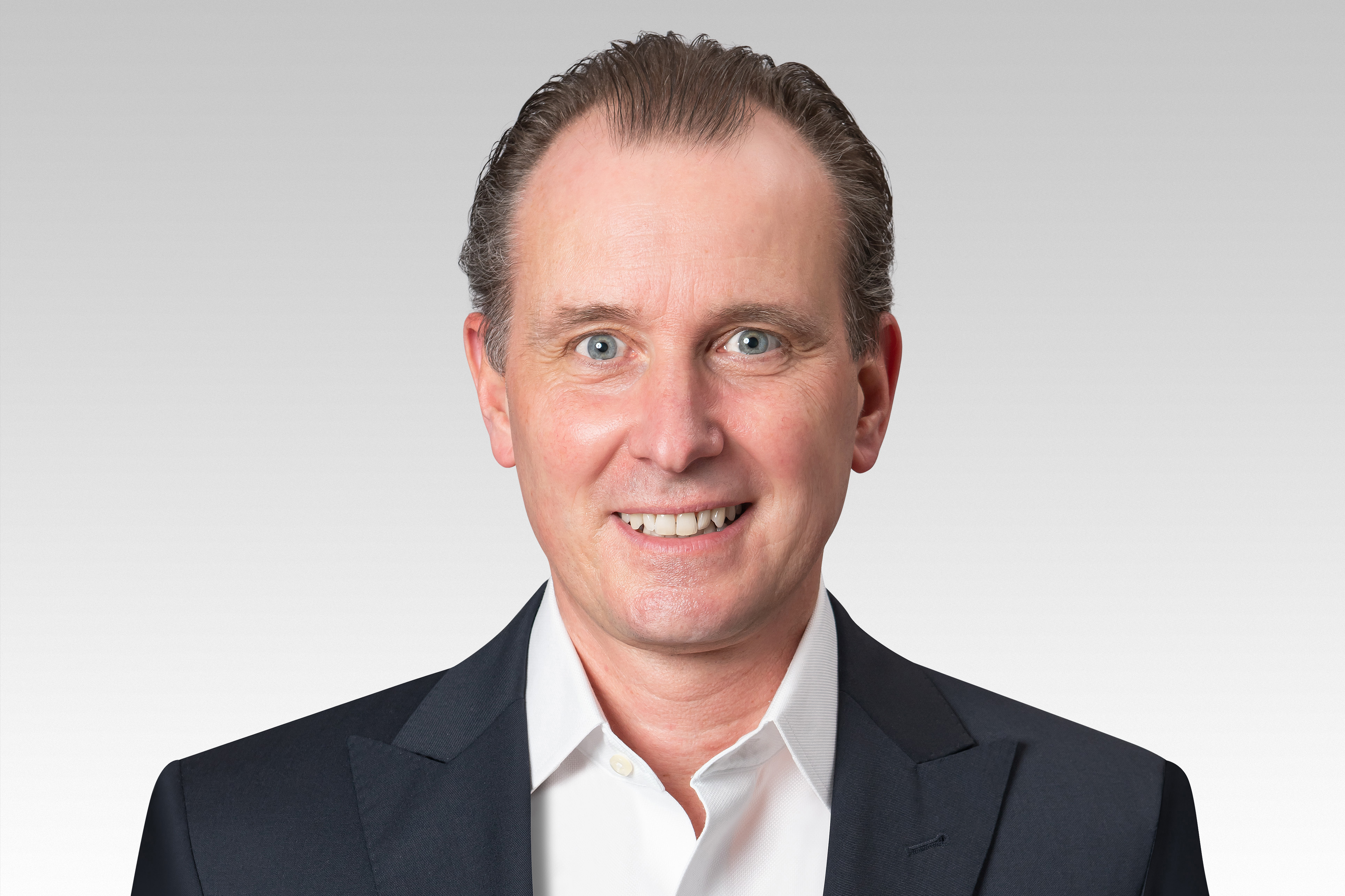 さあ出番／日本アルコン社長のステファン・アイゲンマン氏 | 日刊工業新聞 電子版