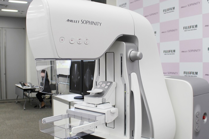 富士フイルム、デジタルマンモグラフィー新機種投入 高画質・AIで効率化 | 日刊工業新聞 電子版