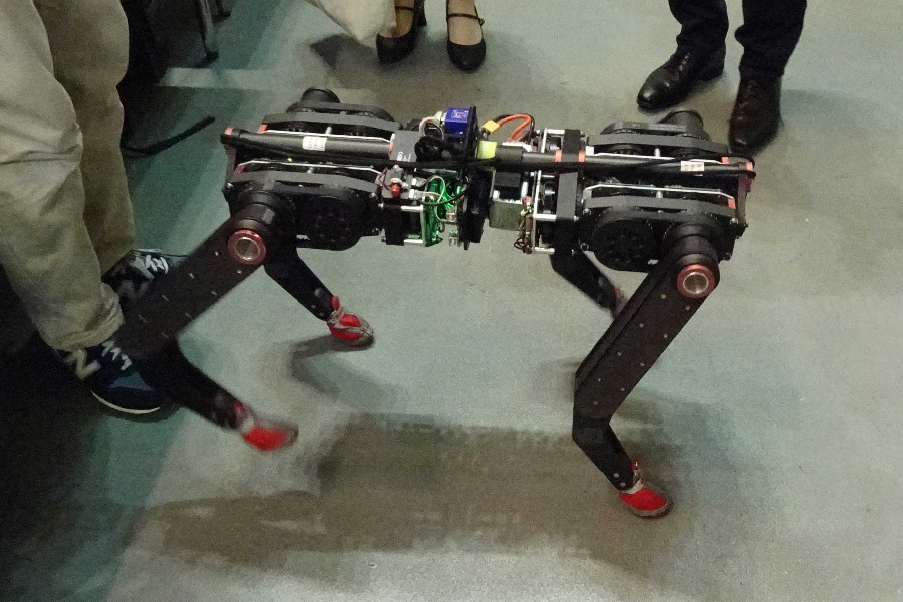 【早読み特選】4脚ロボ、3Dプリンターで機構部品 広島大が開発 | 日刊工業新聞 電子版